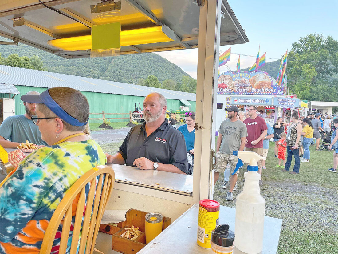 Lions experience French fry frenzy | News, Sports, Jobs - The Sentinel